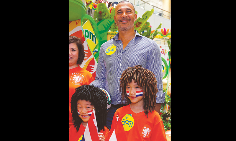Gullit blows trumpet for African nations - Newspaper - DAWN.COM