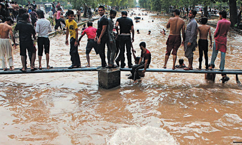 Ban on swimming in Ravi, canal - Newspaper - DAWN.COM