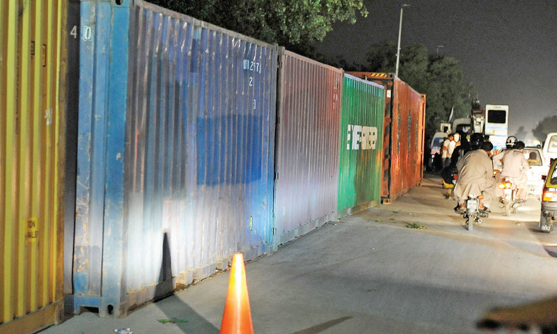 400 containers impounded to cordon off twin cities - Pakistan - DAWN.COM