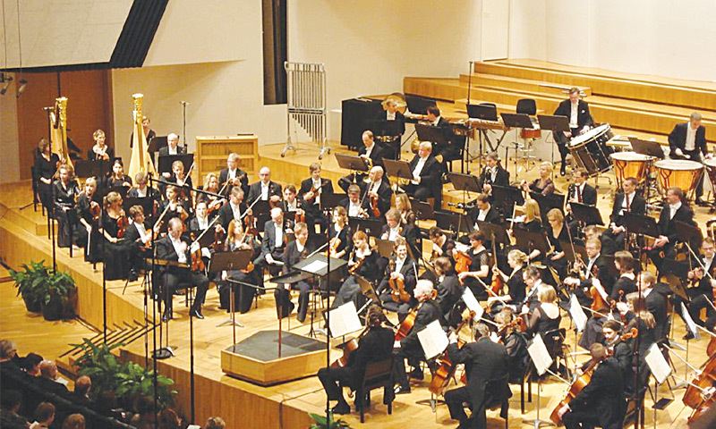 Malkki at the helm of Finnish orchestra breaks through the glass ...