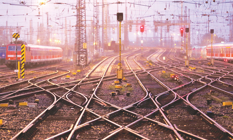 Biggest strike cripples German rail service - Newspaper - DAWN.COM