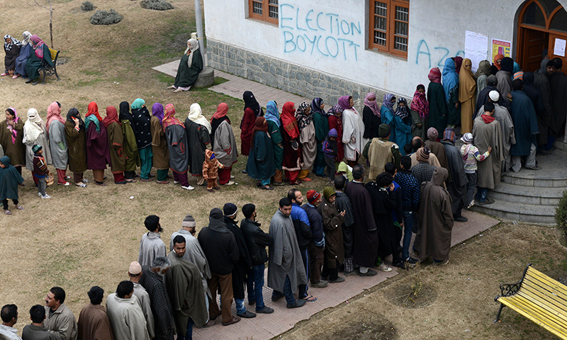 Srinagar tense as Indian-held Kashmir elections continue - World - DAWN.COM