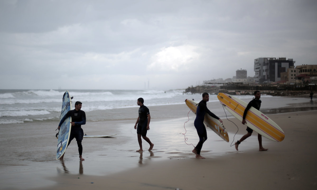 Surf's up...in Gaza? - World - DAWN.COM