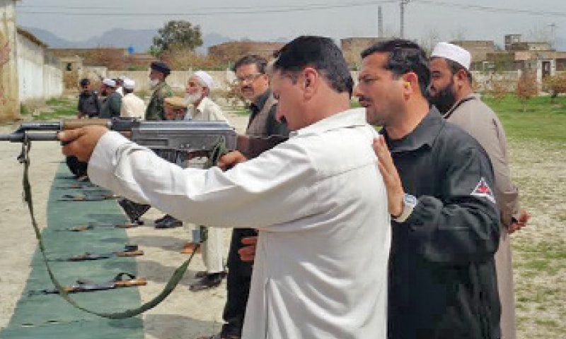 Schools’ watchmen trained in use of arms - Newspaper - DAWN.COM