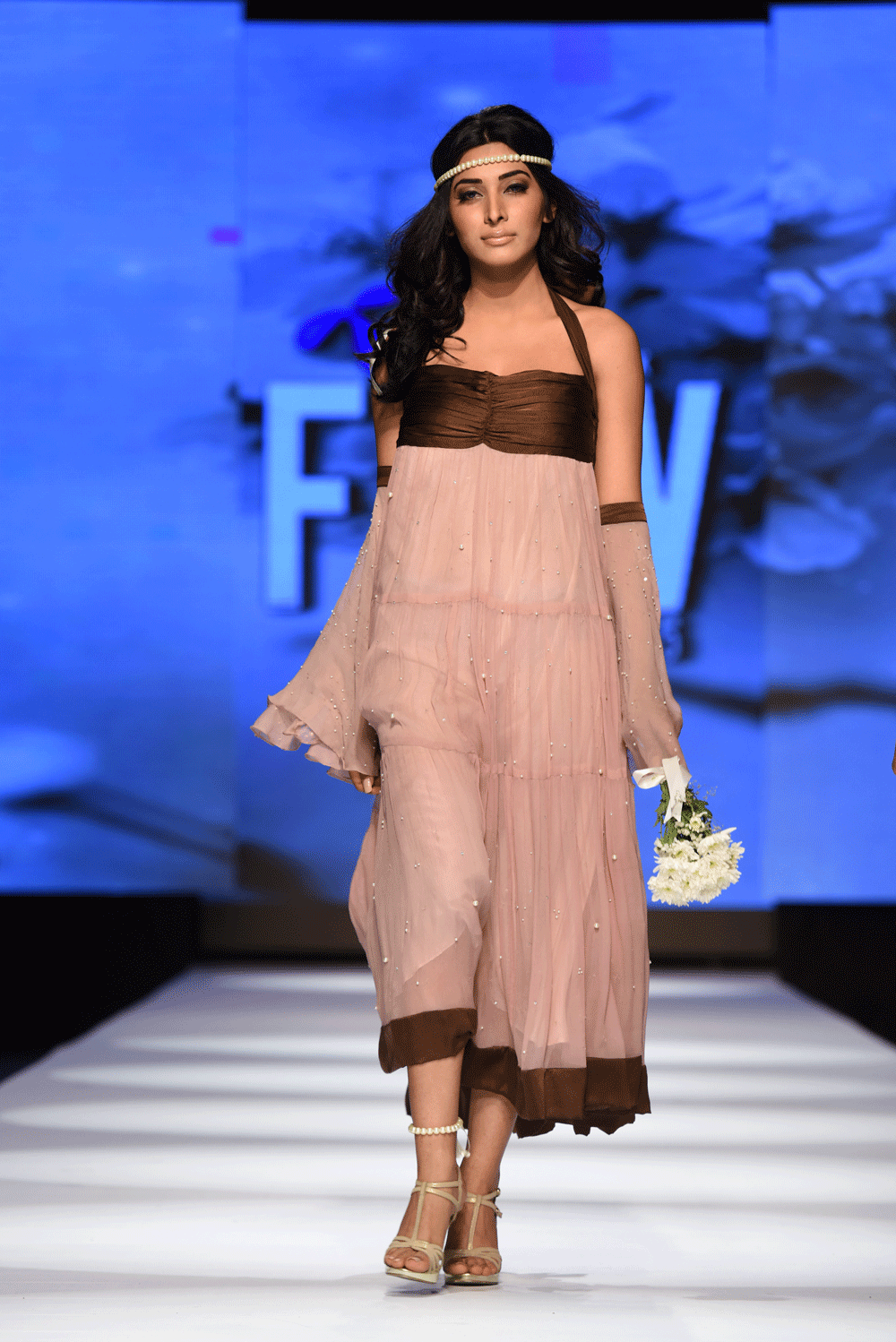 Fashion Pakistan Week: Highlights from the ramp - Multimedia - DAWN.COM