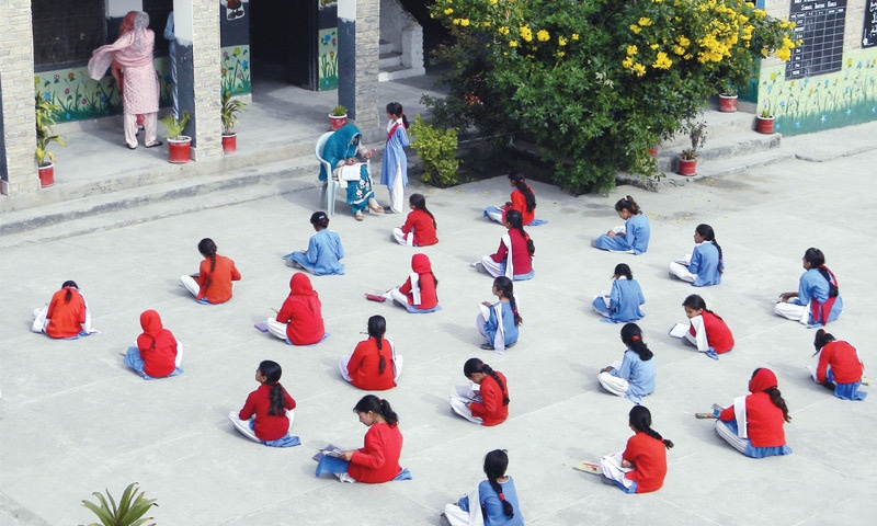 Girls’ school operating in ‘dangerous’ building - Newspaper - DAWN.COM