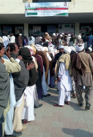 Farmers unending wait - Newspaper - DAWN.COM