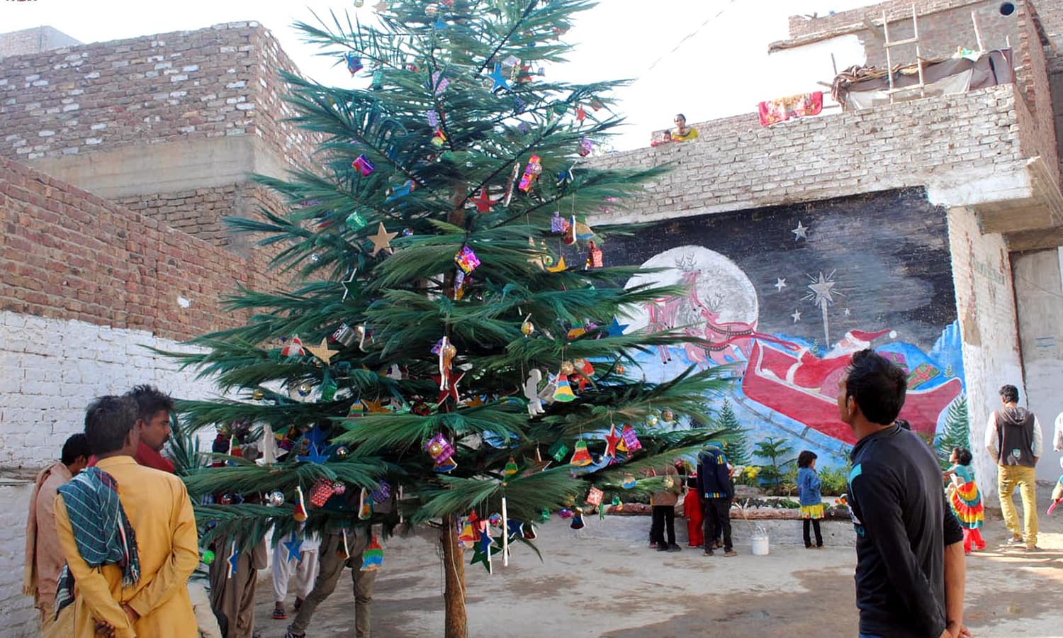 Merry Christmas: 'Tis the season - Pakistan - DAWN.COM