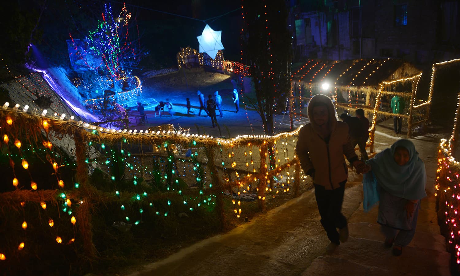 Merry Christmas: 'Tis the season - Pakistan - DAWN.COM