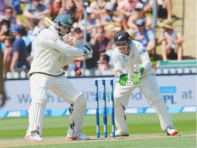 Voges, Khawaja centuries put Australia in lead - Newspaper - DAWN.COM