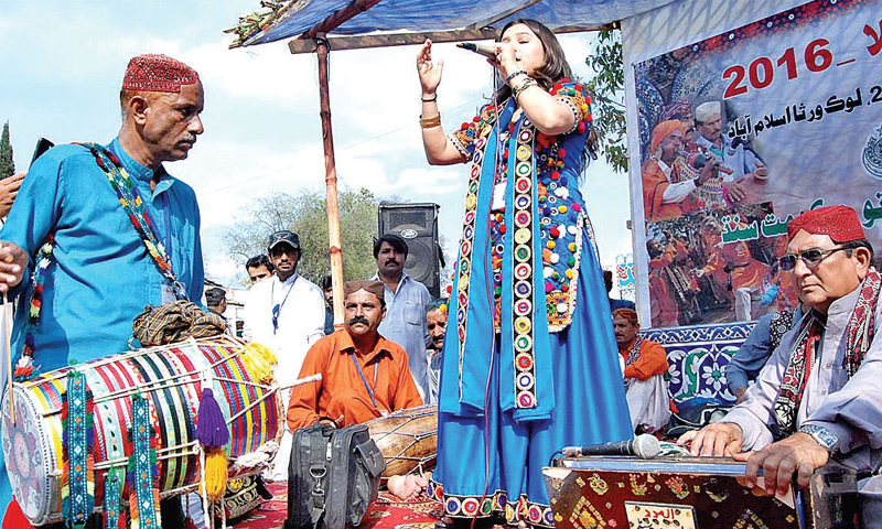 Over 500 artisans display their skills at Lok Mela - Newspaper - DAWN.COM