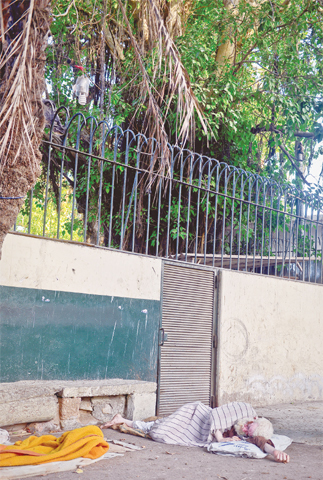 Homeless in Karachi - Newspaper - DAWN.COM