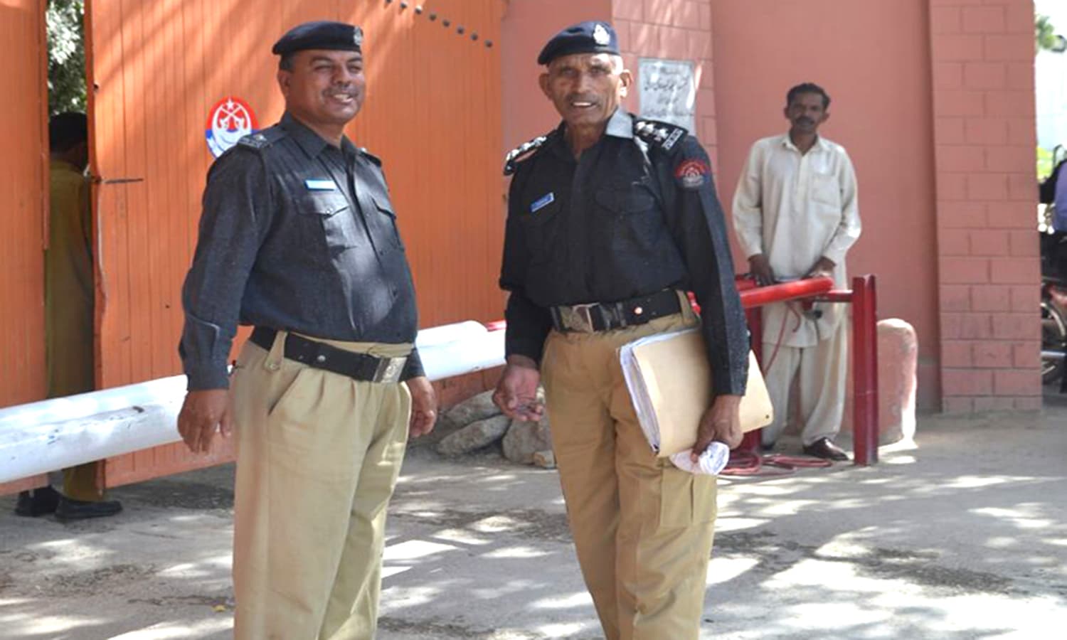 Meet Nazar Muhammad, the police officer who rides his bicycle to work ...