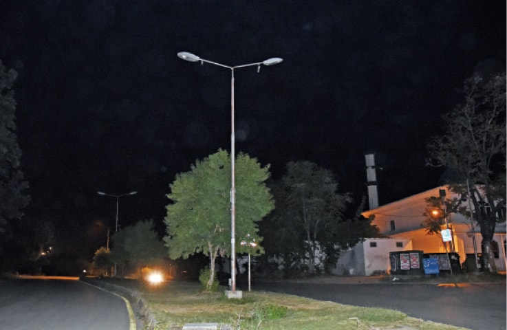 Parts of Islamabad in darkness due to faulty streetlights - Newspaper ...