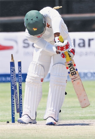 Sri Lanka spoil Zimbabwe’s 100th Test with big win - Newspaper - DAWN.COM