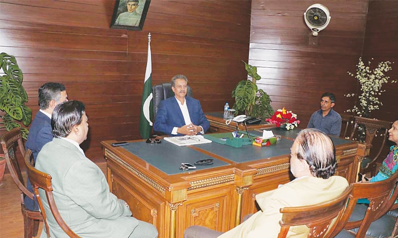 Mayor pledges to work with Sindh govt to serve city - Pakistan - DAWN.COM