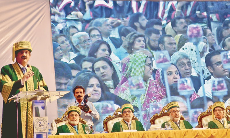 Over 300 students get degrees at Ziauddin varsity convocation ...