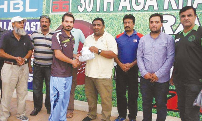 Fawad inspires Omar CC into last four - Newspaper - DAWN.COM