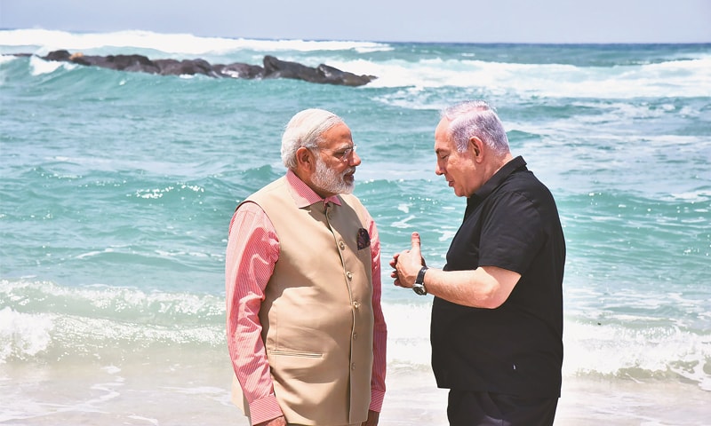 Beach stroll by Modi, Netanyahu causes Internet waves - Newspaper ...