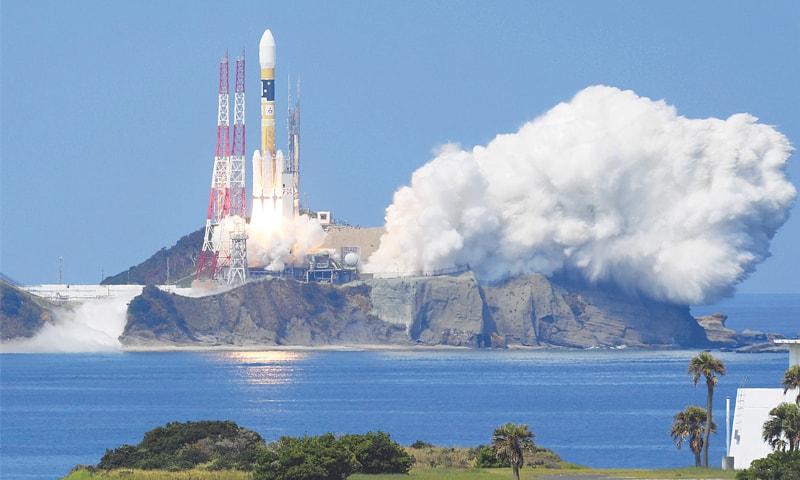 Japan launches satellite for better GPS system - Newspaper - DAWN.COM