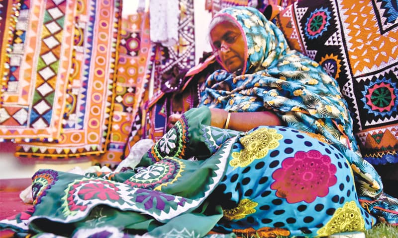 Colours of Sindh on display at craft festival - Newspaper - DAWN.COM