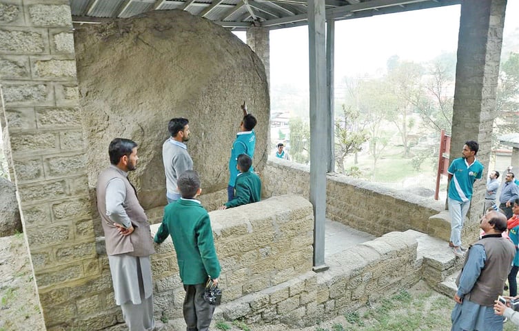 International delegates visit Ashoka rocks in Mansehra - Newspaper ...