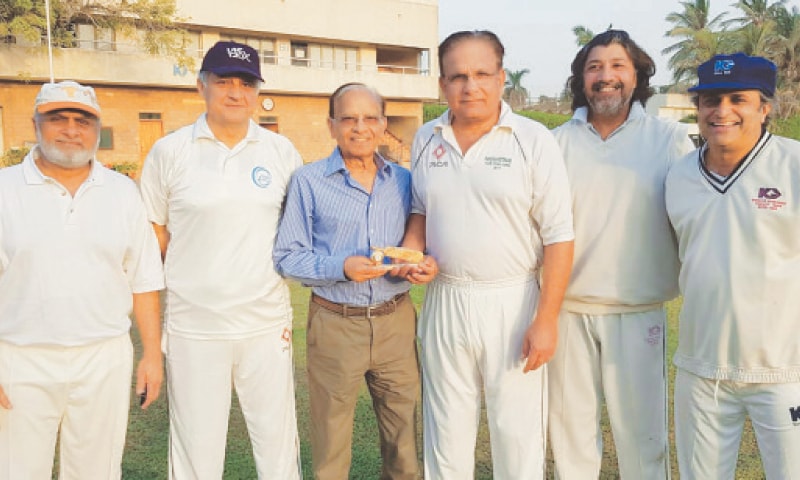 Fawad, Sagheer star for Omar Associates Veterans - Newspaper - DAWN.COM