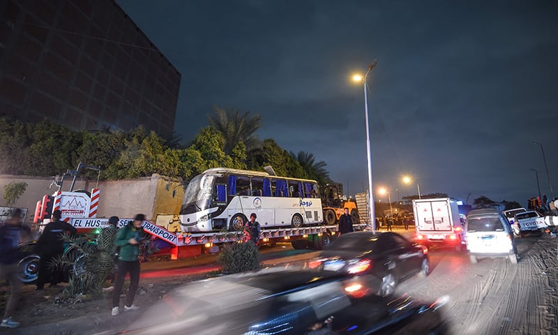 Egypt kills 40 ‘terrorists’ after tourist bus attack - World - DAWN.COM