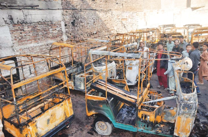 Blaze caused by fireworks destroys 19 auto-rickshaws - Newspaper - DAWN.COM