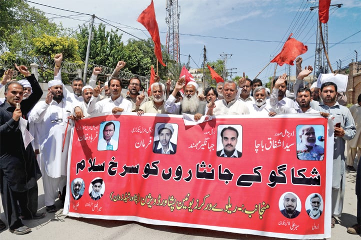 Govt asked to increase minimum wage by 100 per cent - Pakistan - DAWN.COM