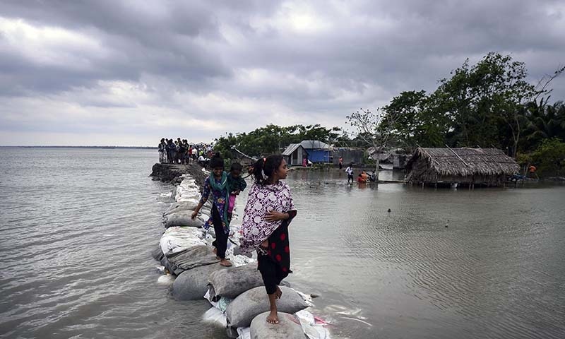 Major disaster averted as weakened Fani hits Bangladesh - World - DAWN.COM