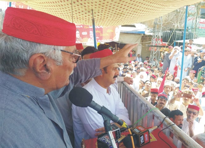 Economic crisis eliminating middle class, says Asfandyar - Pakistan ...