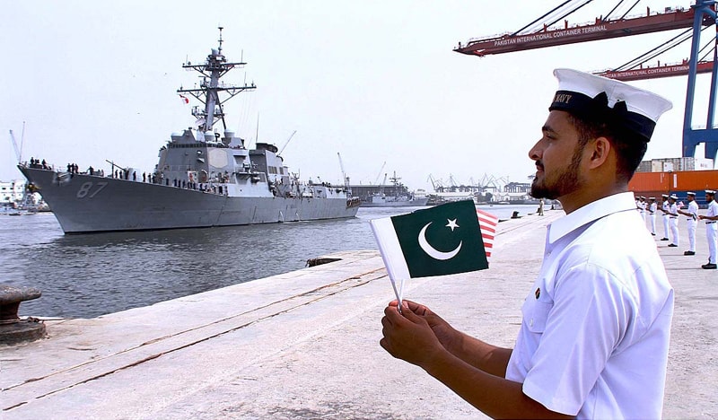 US navy ship Mason sails off - Newspaper - DAWN.COM