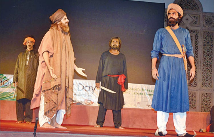 Ajoka performs Bulha and Banda - Newspaper - DAWN.COM