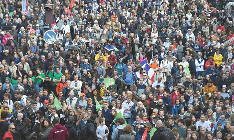 Thousands oppose French IVF law for single women, lesbians - World ...