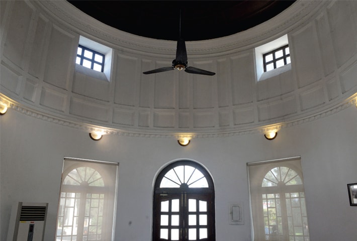 Majestic building reflects British-era architecture of subcontinent ...