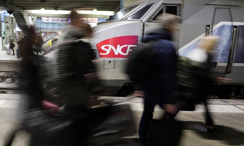 Tensions mount over transport strike in France - World - DAWN.COM