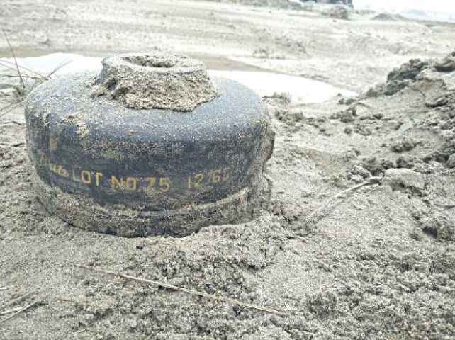 Landmine defused - Newspaper - DAWN.COM