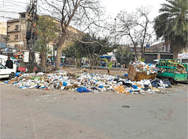 Crisis-ridden LWMC fails to keep city clean - Newspaper - DAWN.COM