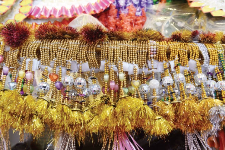 Once booming currency garlands being elbowed out by modern trends ...