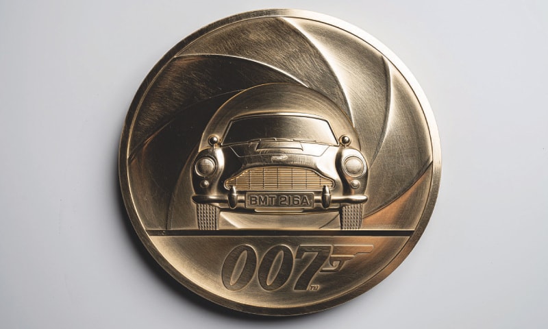 New gold coin unveiled to celebrate James Bond film - Newspaper - DAWN.COM
