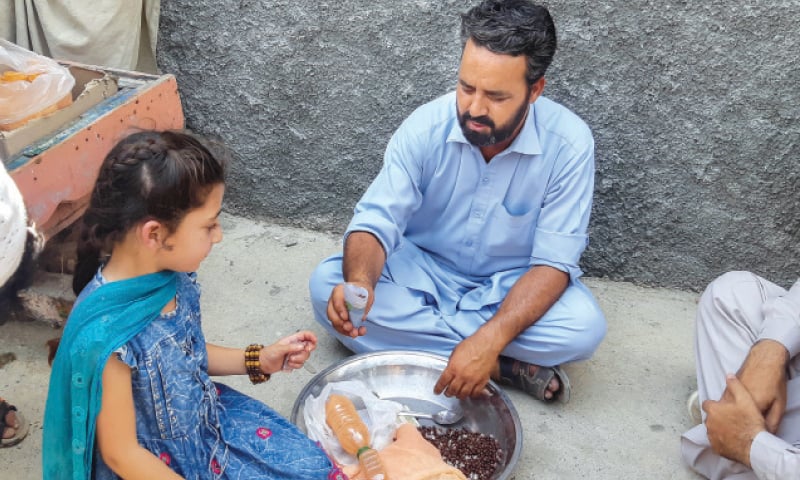 Swat teacher turns into street vendor - Newspaper - DAWN.COM