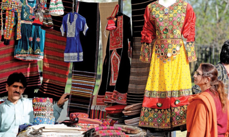 Weekly bazaar inaugurated on PNCA lawns - Newspaper - DAWN.COM