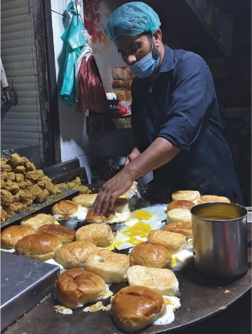 Bun plaster with an aroma all its own - Newspaper - DAWN.COM