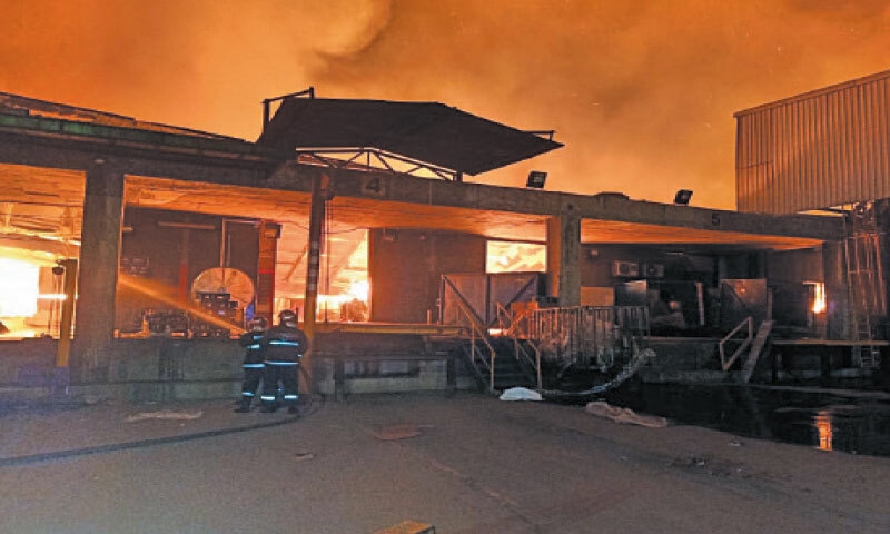 Two burnt alive in factory fire - Newspaper - DAWN.COM