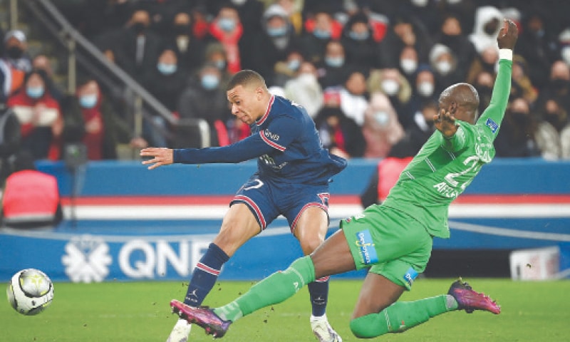 Mbappe scores twice as PSG turn on style against St Etienne - Newspaper ...