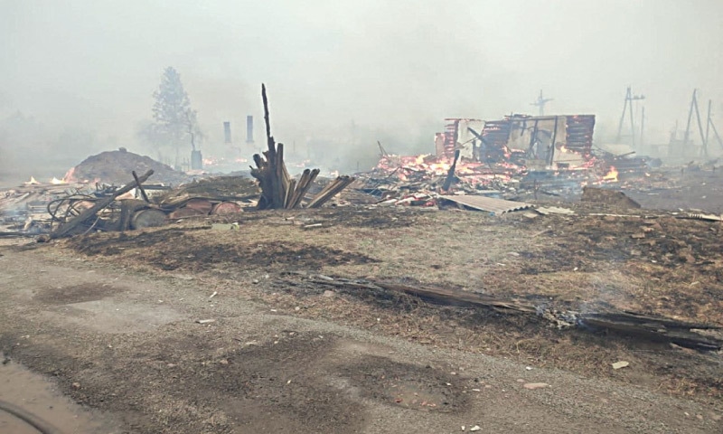 Hundreds of homes ablaze, five killed in Siberia fires - Newspaper ...