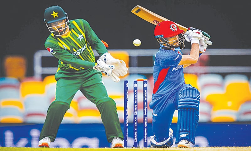 Shaheen sends signal with toe-crusher before rain plays spoilsport - Newspaper - DAWN.COM