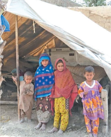 Shelterless flood affectees in Punjab left to fend for themselves ...