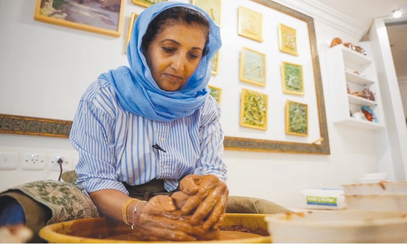 Saudi sculptor steps into limelight as religious curbs ease - Newspaper ...